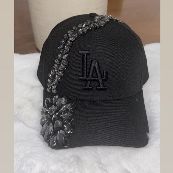 New Era | Accessories | New Era Black Hat Sleek Embroidered Design ...